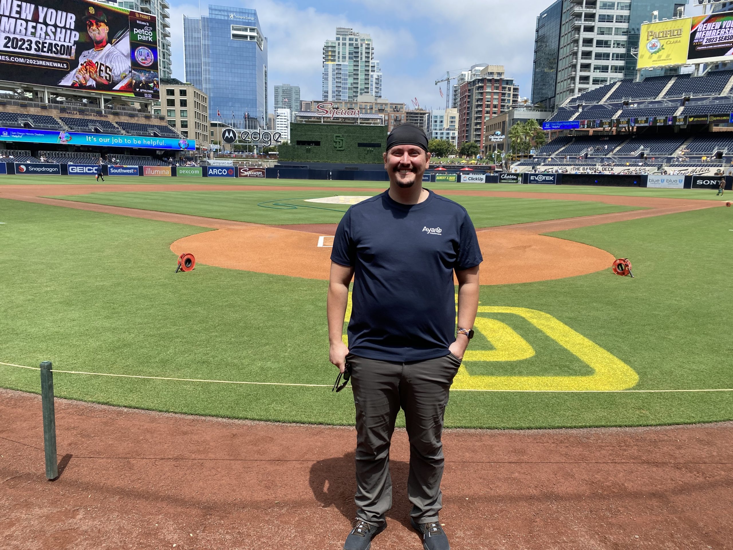 Aya team recognizes three DAISY Award winners I Aya Healthcare